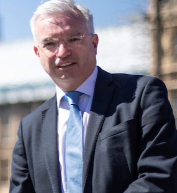 Welcome to the new, improved Mark Menzies MP! - www.refracktion.org